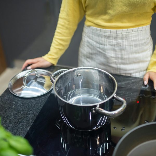 How to Cook with an Induction Cooker: Essential Guide for Beginners